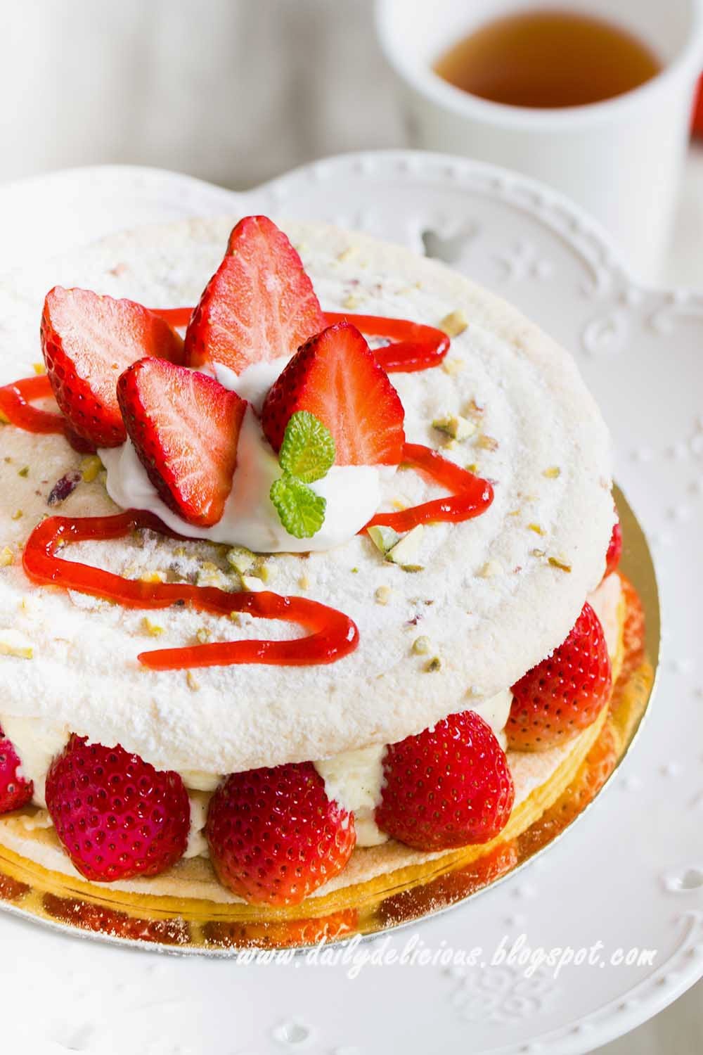dailydelicious: Dacquoise Fraisier