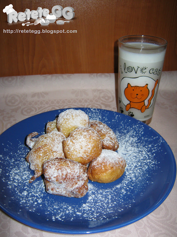 Retete gustoase si garnisite: 10 deserturi rapide si simple