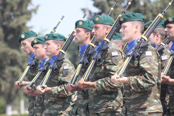 ΑΪΝΤΕ ΚΑΙ ΣΤΗ ΣΜΥΡΝΗ ΜΕ ΑΠΟΒΑΤΙΚΑ... ΠΗΡΑΝ ΤΟΝ ΠΡΑΣΙΝΟ ΜΠΕΡΕ ΟΙ ...