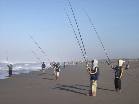 WARTA PANCING: Mancing Pasiran / Surfcasting di Pantai Selatan Yogyakarta