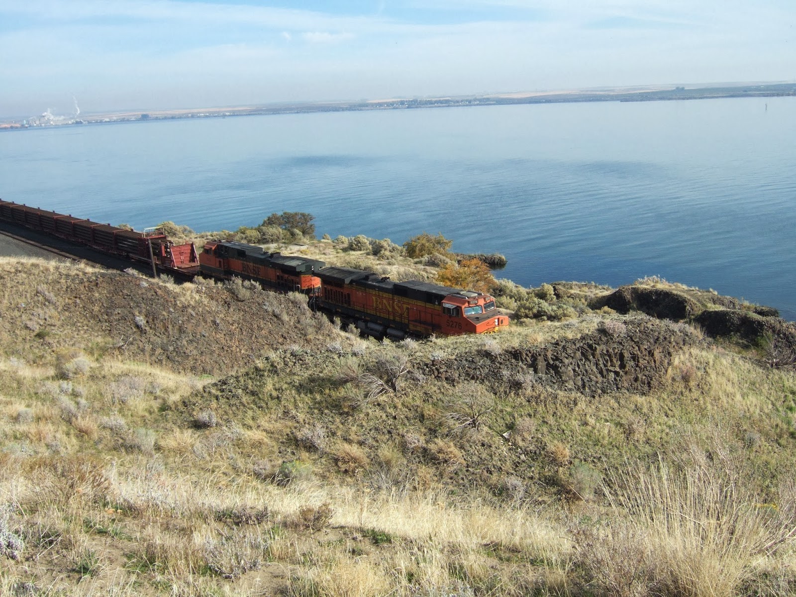 Reading the Washington Landscape: Wallula Gap Train and Boat Spotting