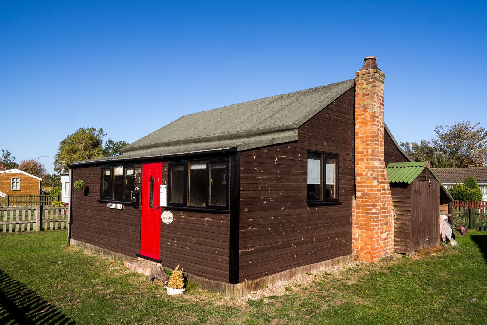 Lincolnshire Cam: Humberston Fitties Chalets.