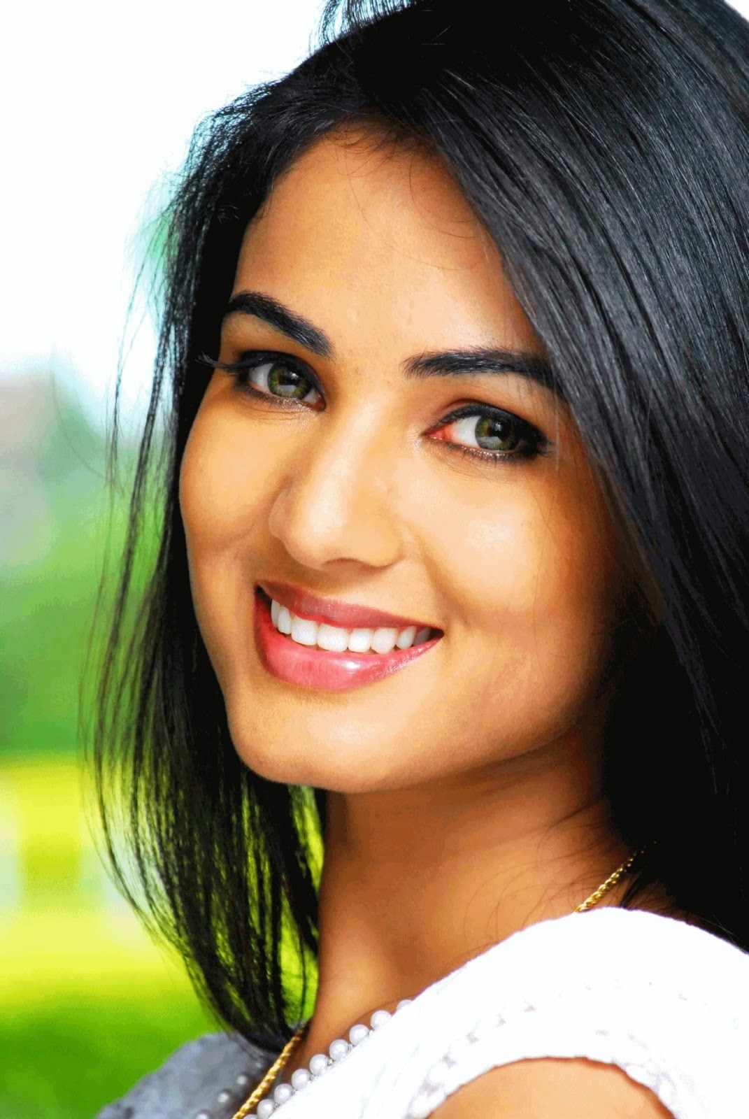 Sonal Chauhan HD Pictures Wallpapers And Biography Indian Actress sonal-chauhan-hd-pictures-wallpapers-and-biography-indian-actress
