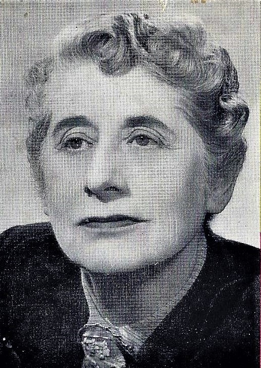 The Passing Tramp: Tuesday Night Bloggers The Great Detectives 1 ...