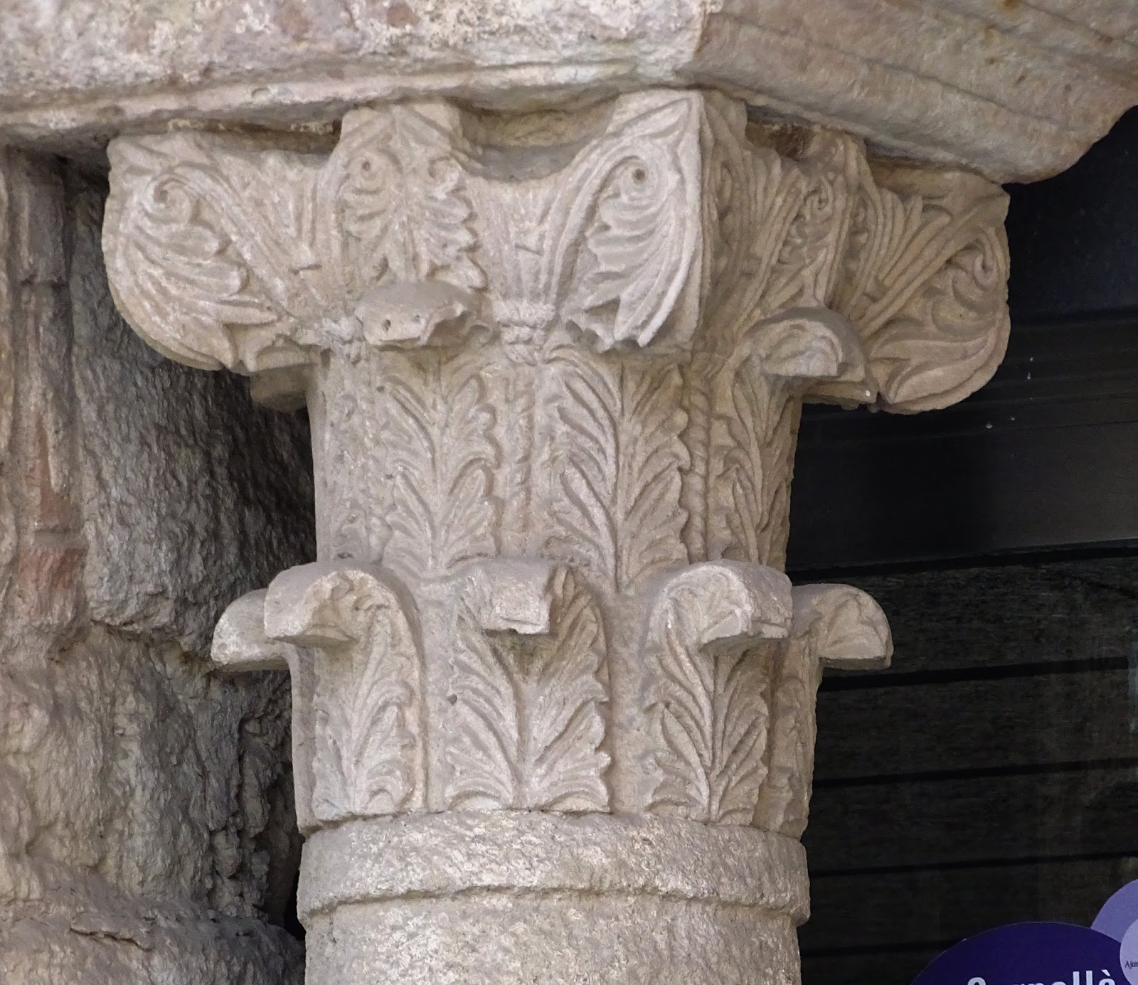LAS PARIDAS DE MARCELO DEL CAMPO: Los capiteles de Cornellá