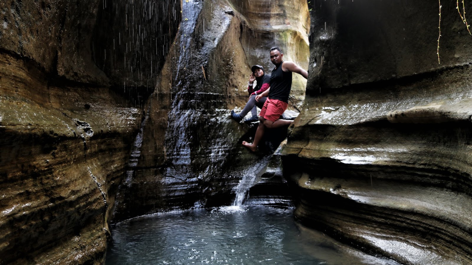 Semalam di Kawasan Wisata Cikaret (Kawaci) dan Exploring Curug Love