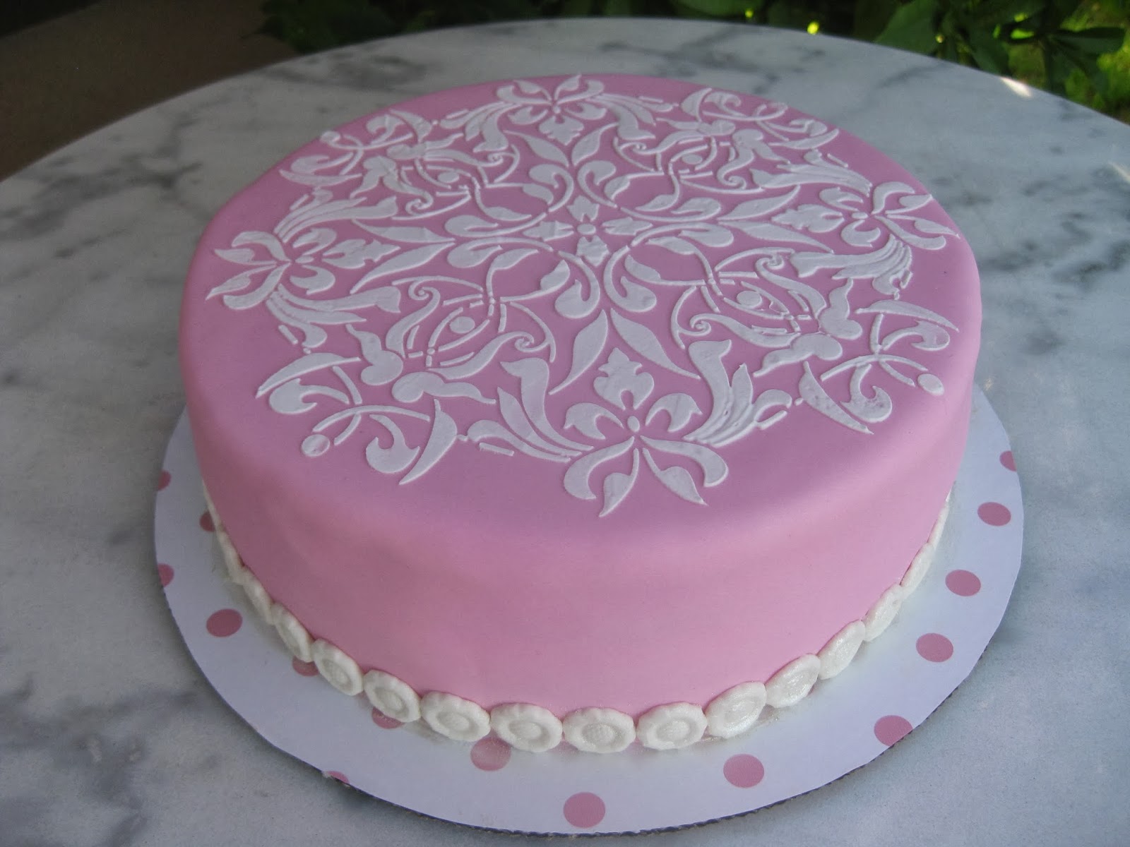 Sugar Chef: STENCILED CAKE