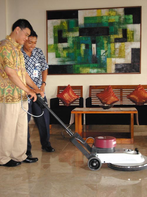 tugas kuliah: HOUSEKEEPING