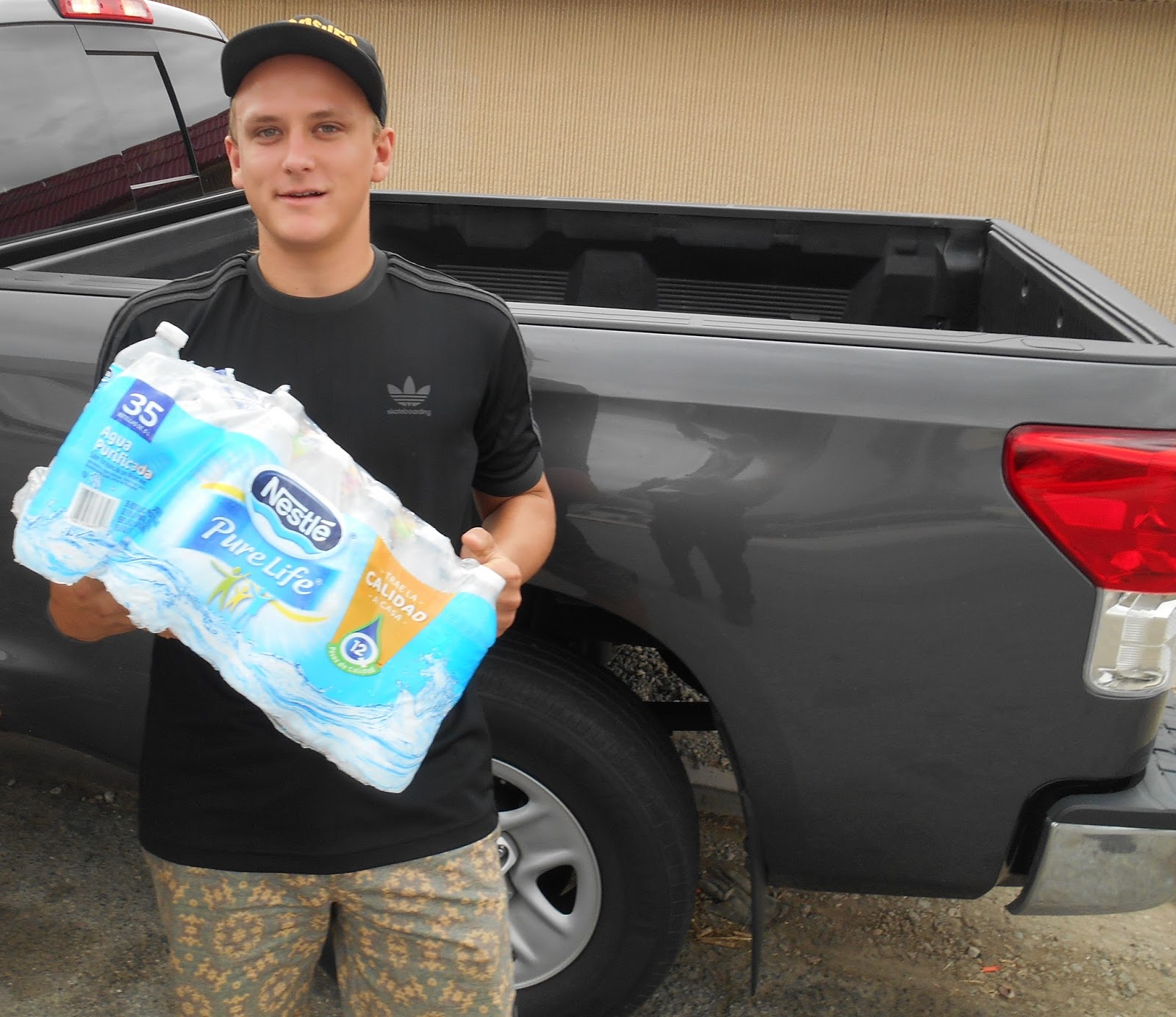 Homeless in America: DELIVERY OF 100S OF FROZEN WATER BOTTLES TO ...