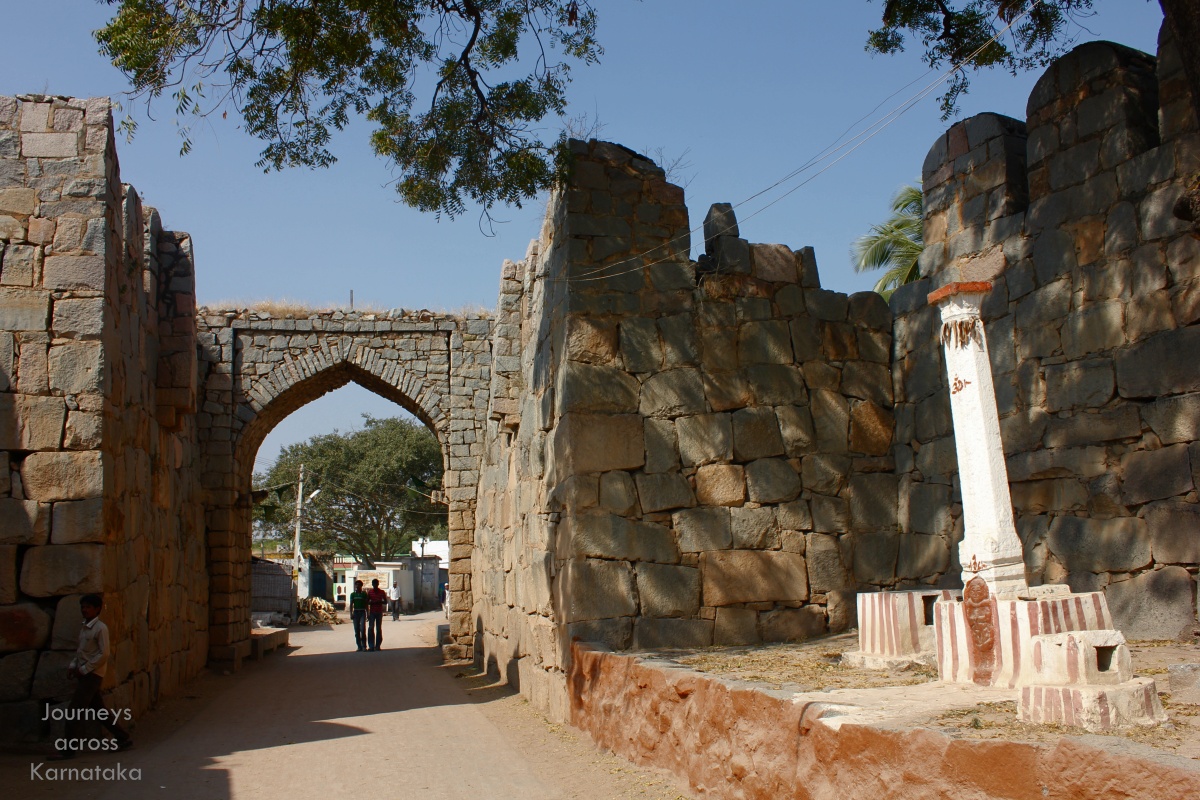Journeys across Karnataka: Mudgal fort - part 1