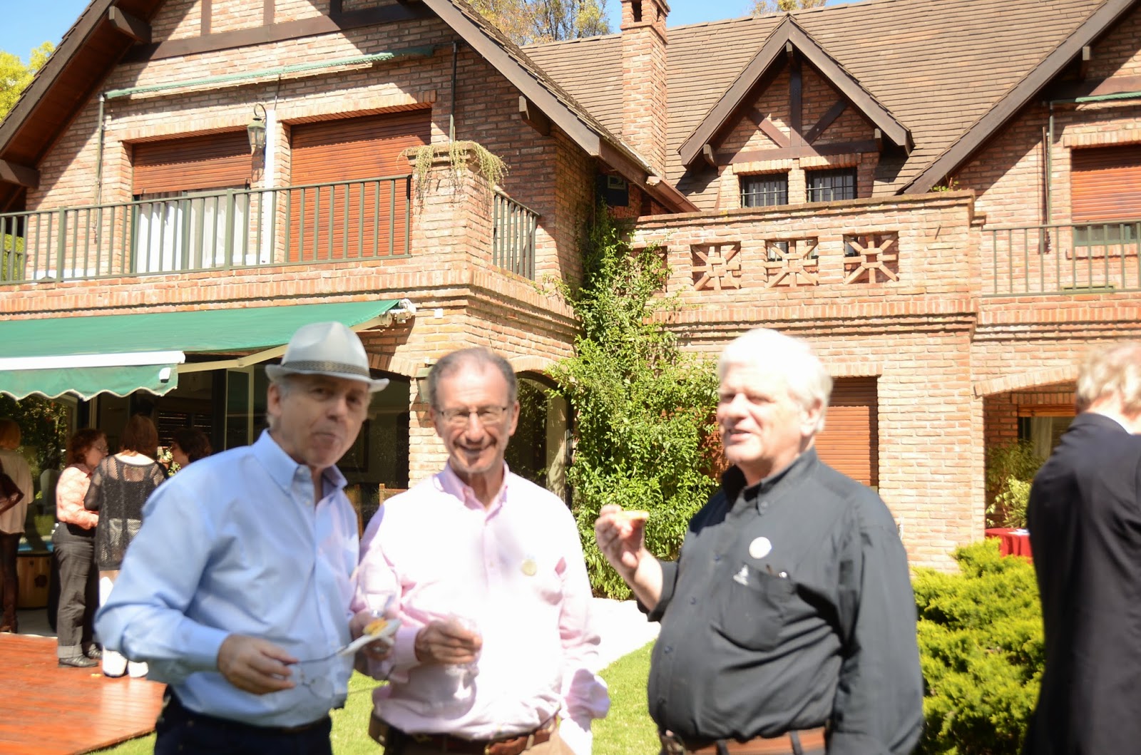 Antiguos Medicos USAL: ¡¡¡ENCUENTRO DE ORO Promos 63 y 64!!!