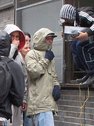 FUNNY LONDON RIOTS LOOTERS PICTURE | FUNNY INDIAN PICTURES GALLERY ...