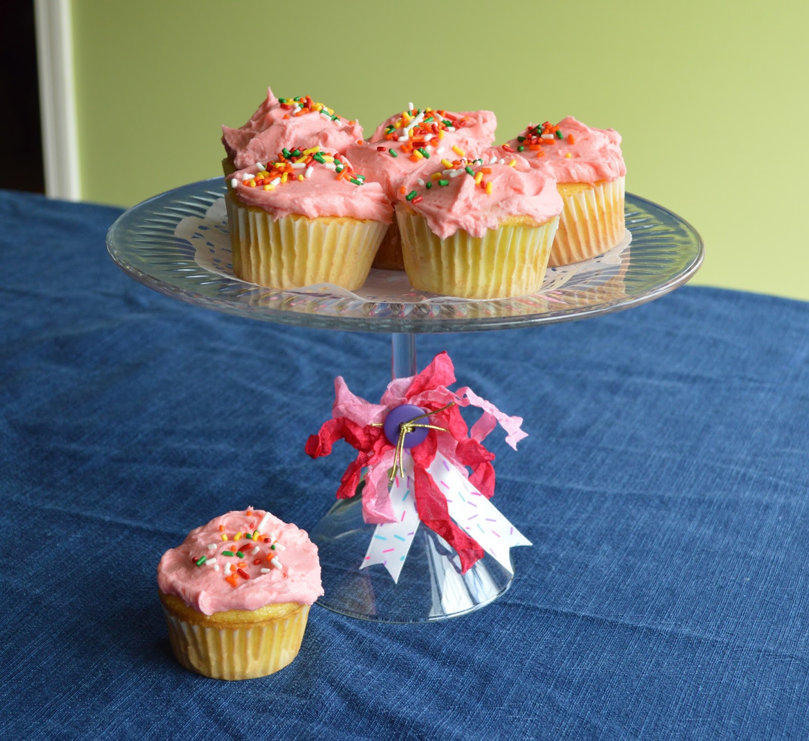 Lovebug Creations: Dawn Mercedes Cupcakes & a Birthday Surprise for ...