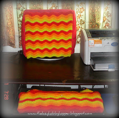 The Lazy Hobbyhopper: Crocheted monitor and keyboard cover