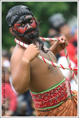 SENI BUDAYA PARAMITHA: TARI REOG PONOROGO