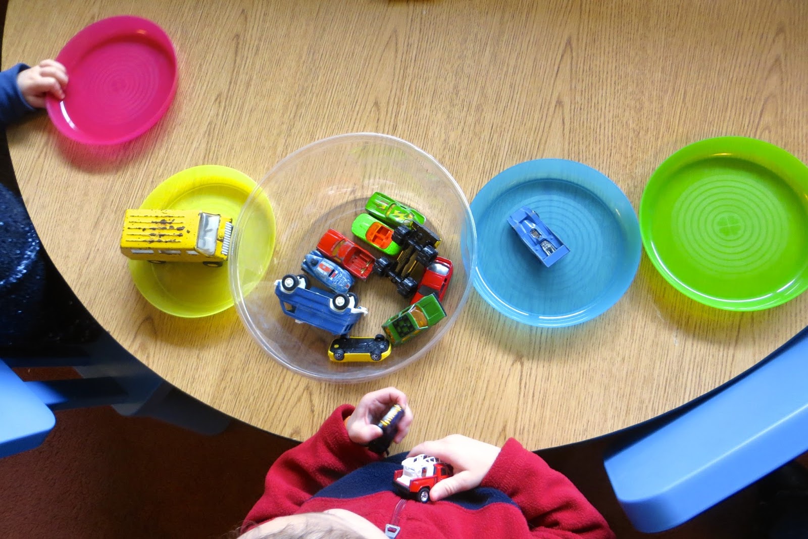 Ms. Sara's Preschool Blog: Learning Station - Car Color Sort - Toddlers