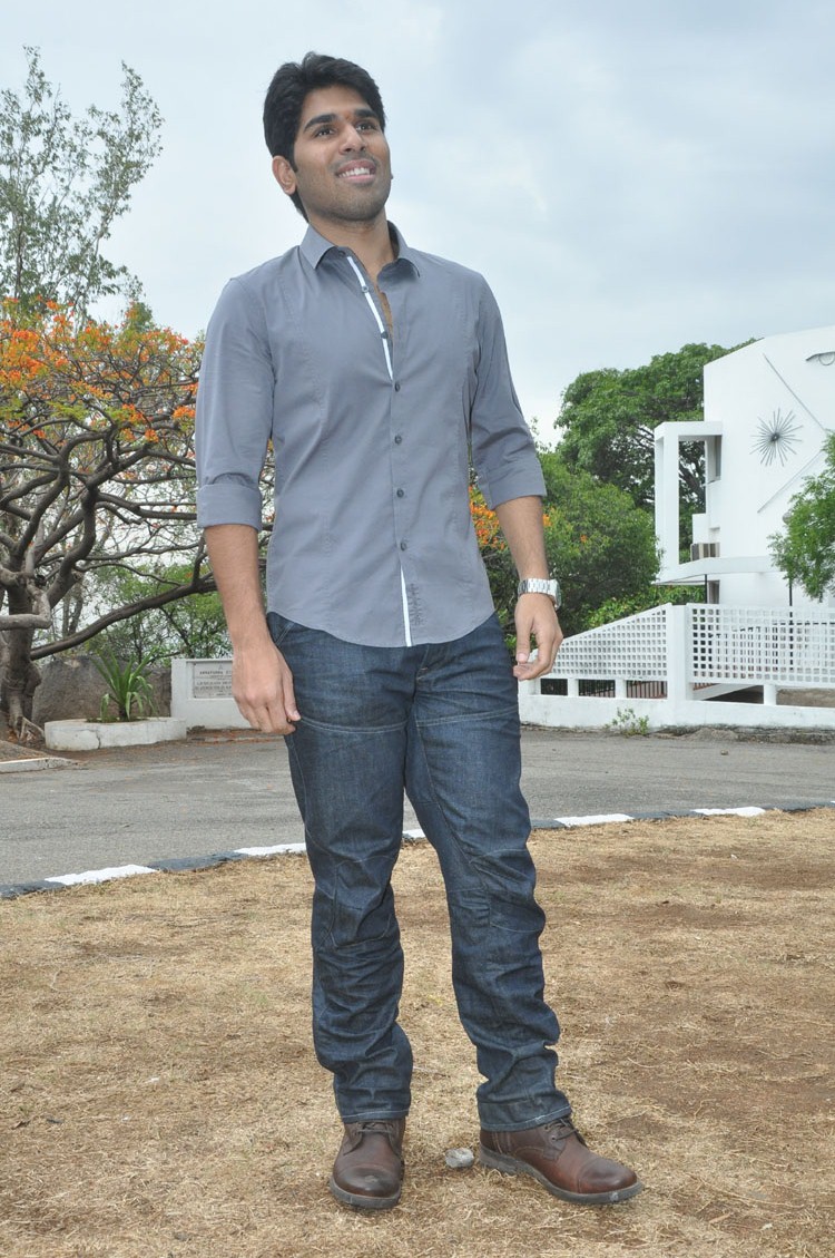 Kotha Janta Movie Launch - Hot PHOTOSHOOT Bollywood, Hollywood, Indian ...