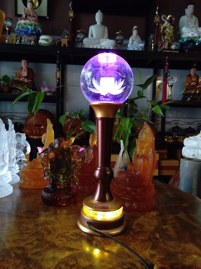 Đèn Led Pha Lê Hoa Sen Cúng Phật: Đèn Led hoa sen chân đế nạm giả ngọc ...