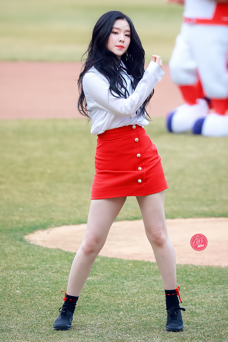 I Love Red Velvet : IRENE RV - 2017 KBO CHAMPIONSHIP OPENING