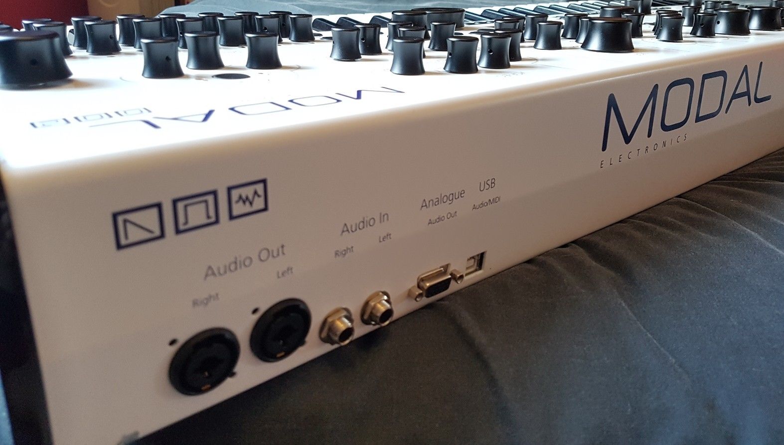 MATRIXSYNTH: modal electronics 002 synthesizer w/ original box