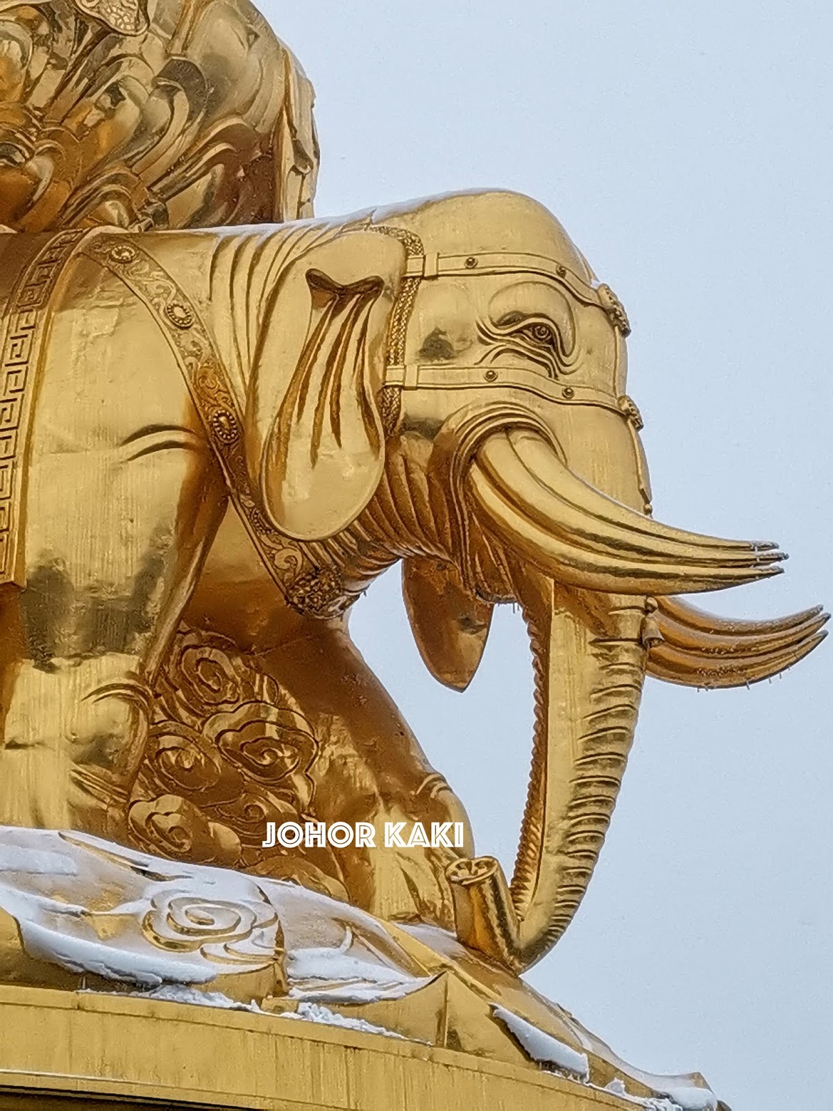 Emei Shan Mountain & Golden Buddha - Sichuan's Sacred Buddhist Mountain ...