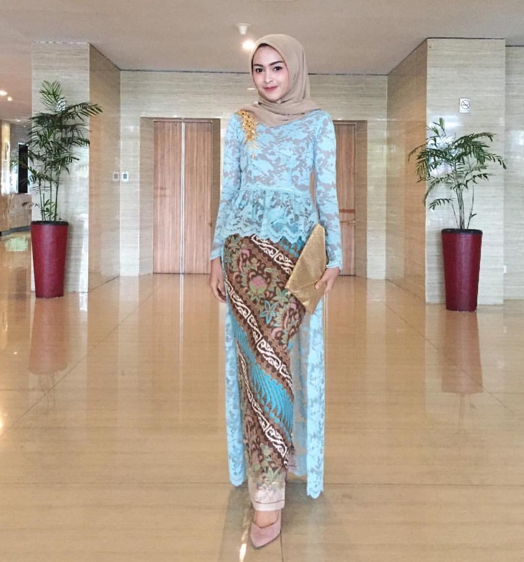 Model Baju Kombinasi Brokat Dan Batik - Seputar Model