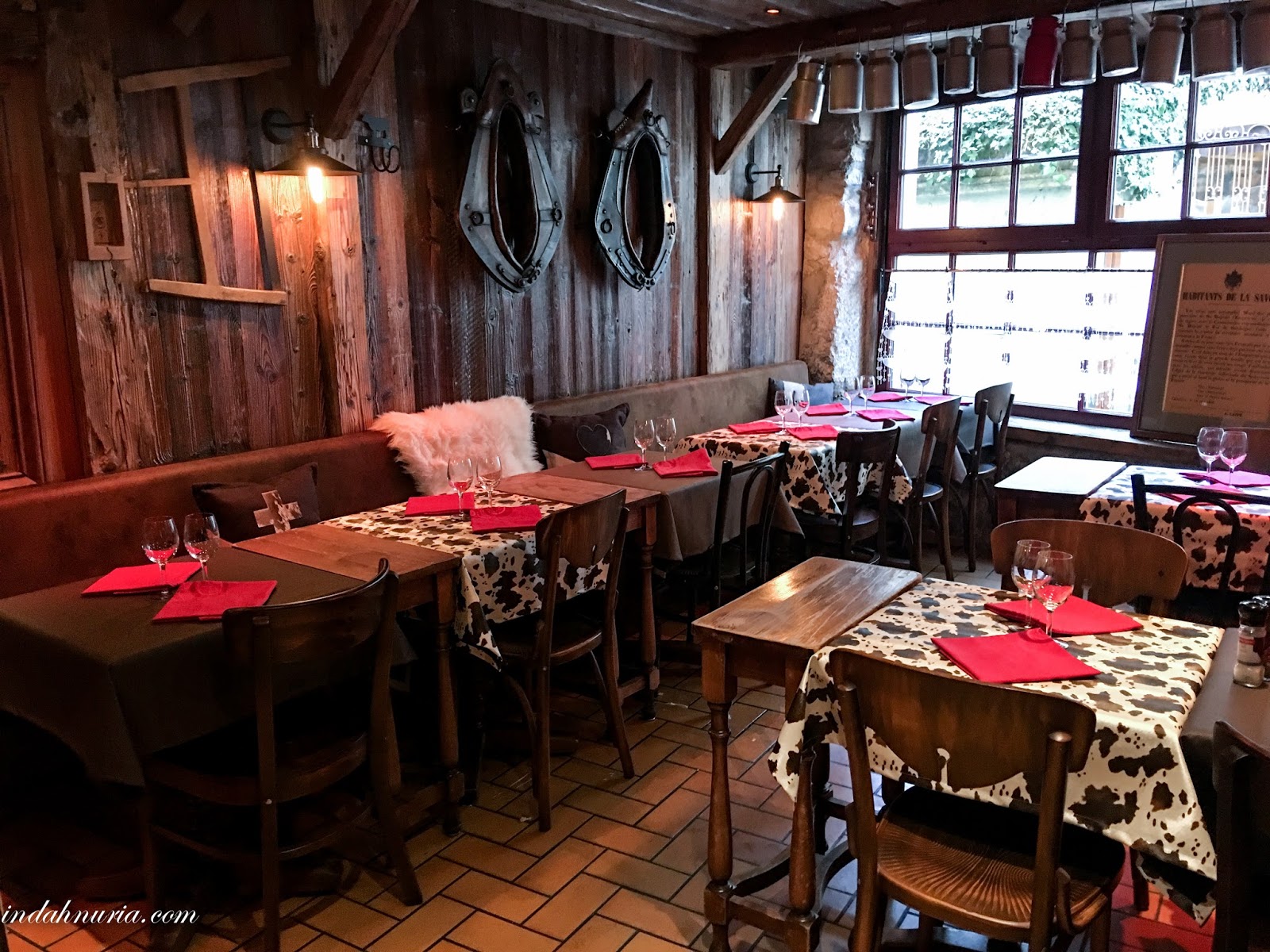 My Purple World : Annecy, France in Half a Day