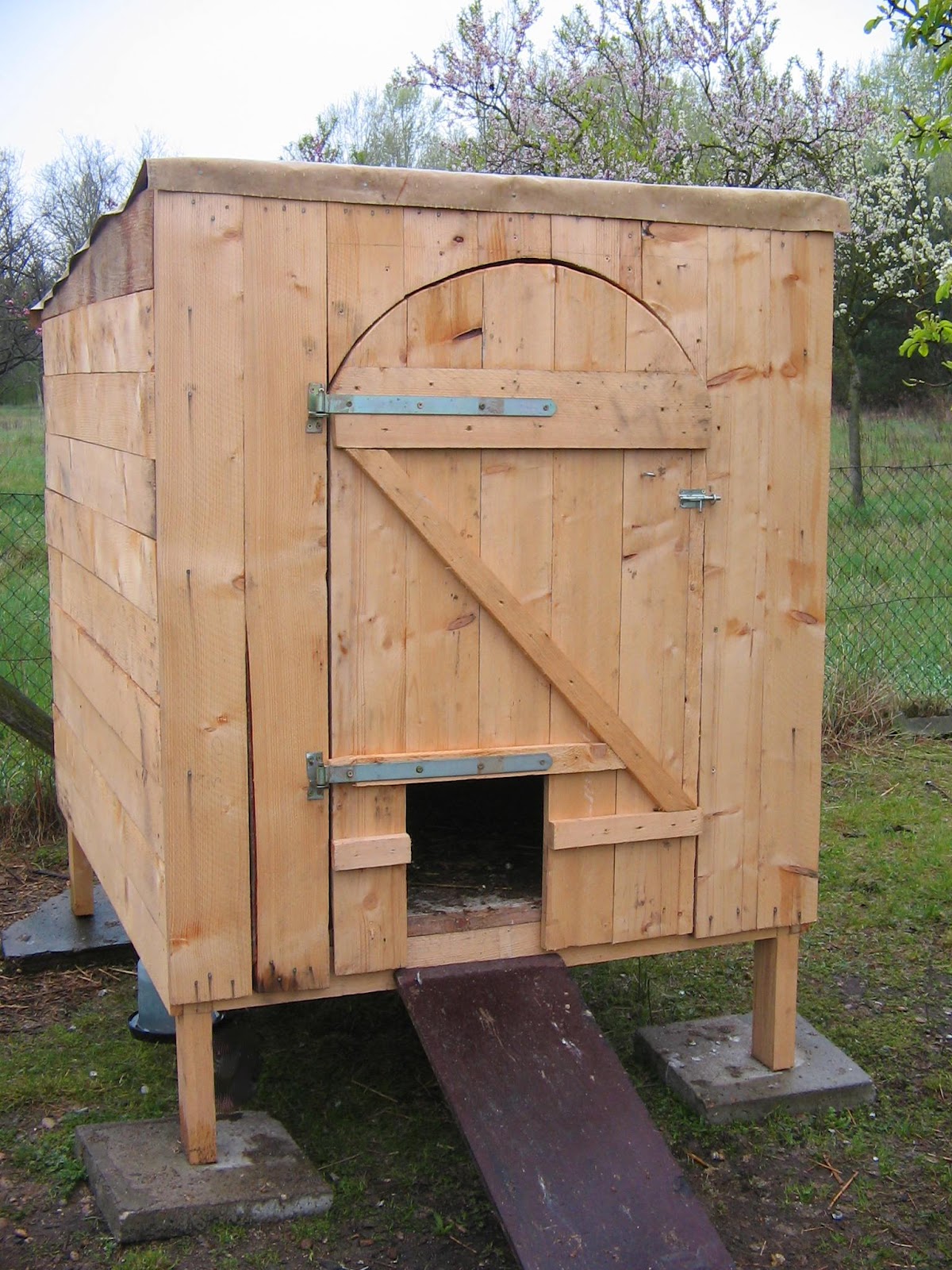 Kezdő paraszt: Tyúkól és -udvar projekt