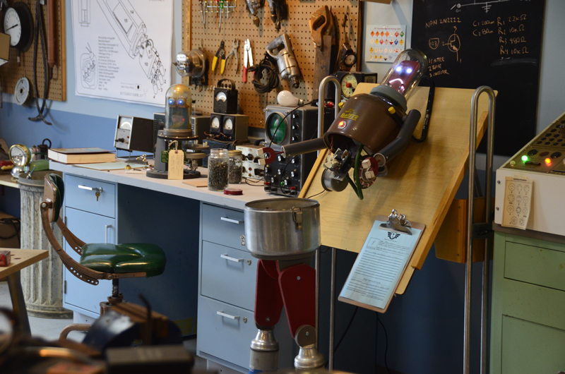 Pittsburgh Murals and Public Art: Fraley's Robot Repair Shop by Toby Fraley