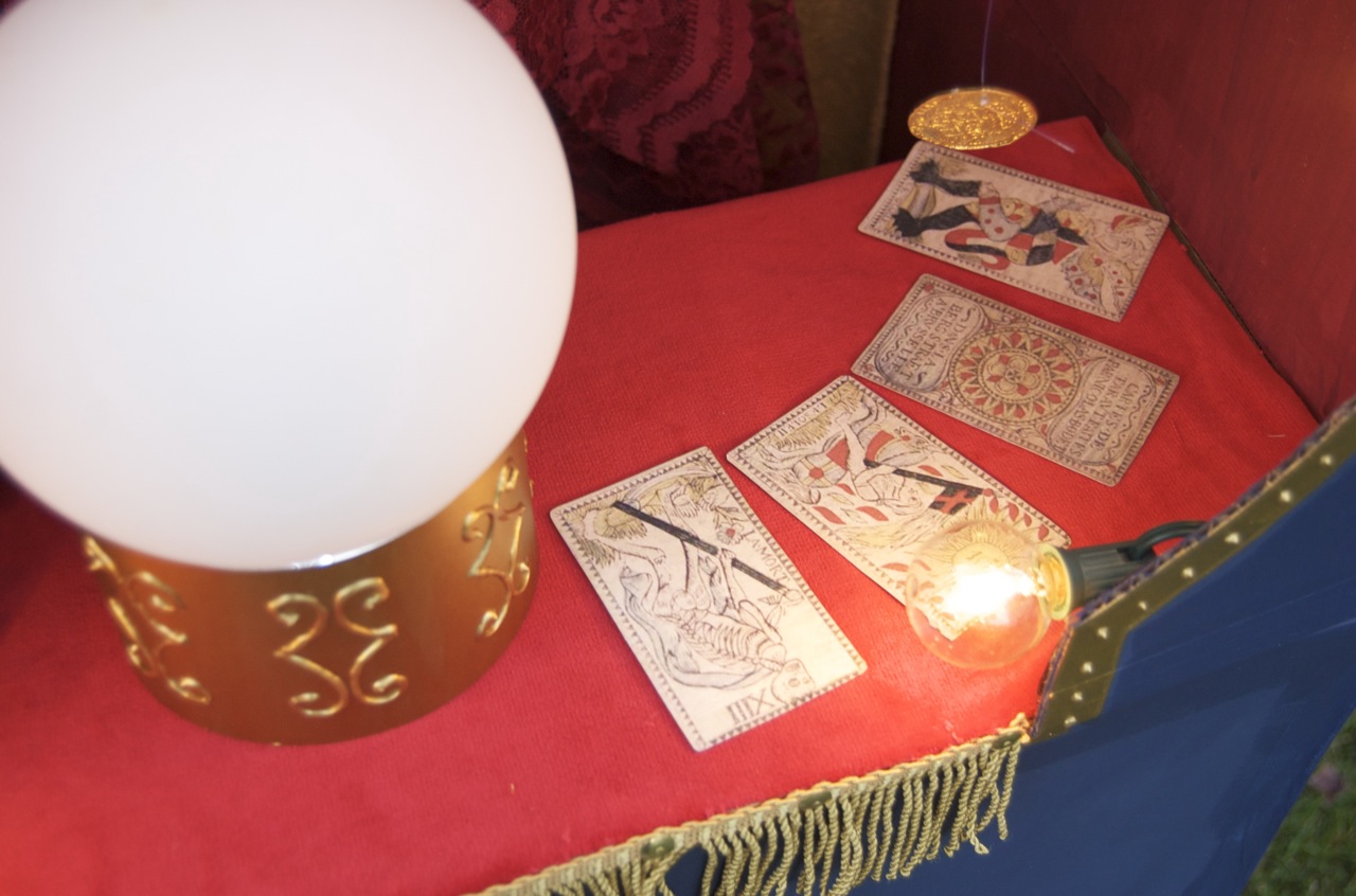 Fortune Teller Booth Halloween Craft!