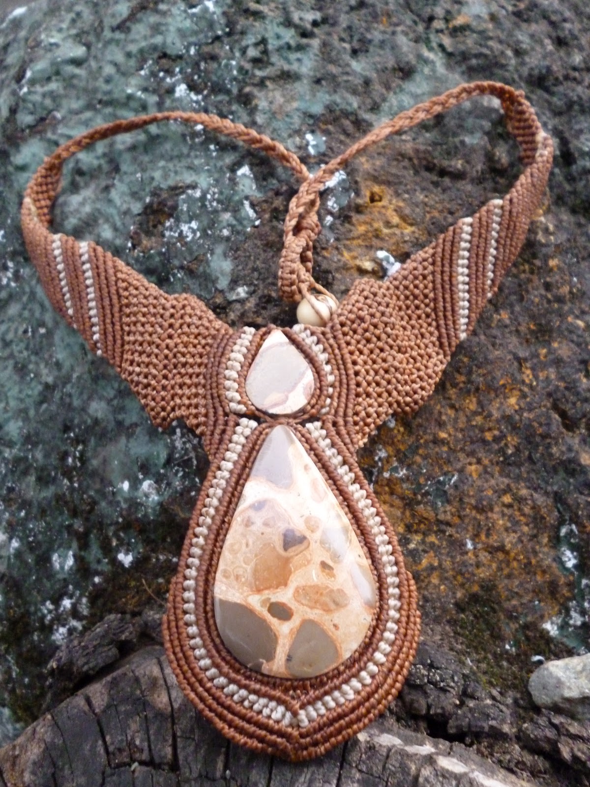 ARTE CAMINANTE - Artesanías en Macrame: Collares Diseños Unicos Piedras ...