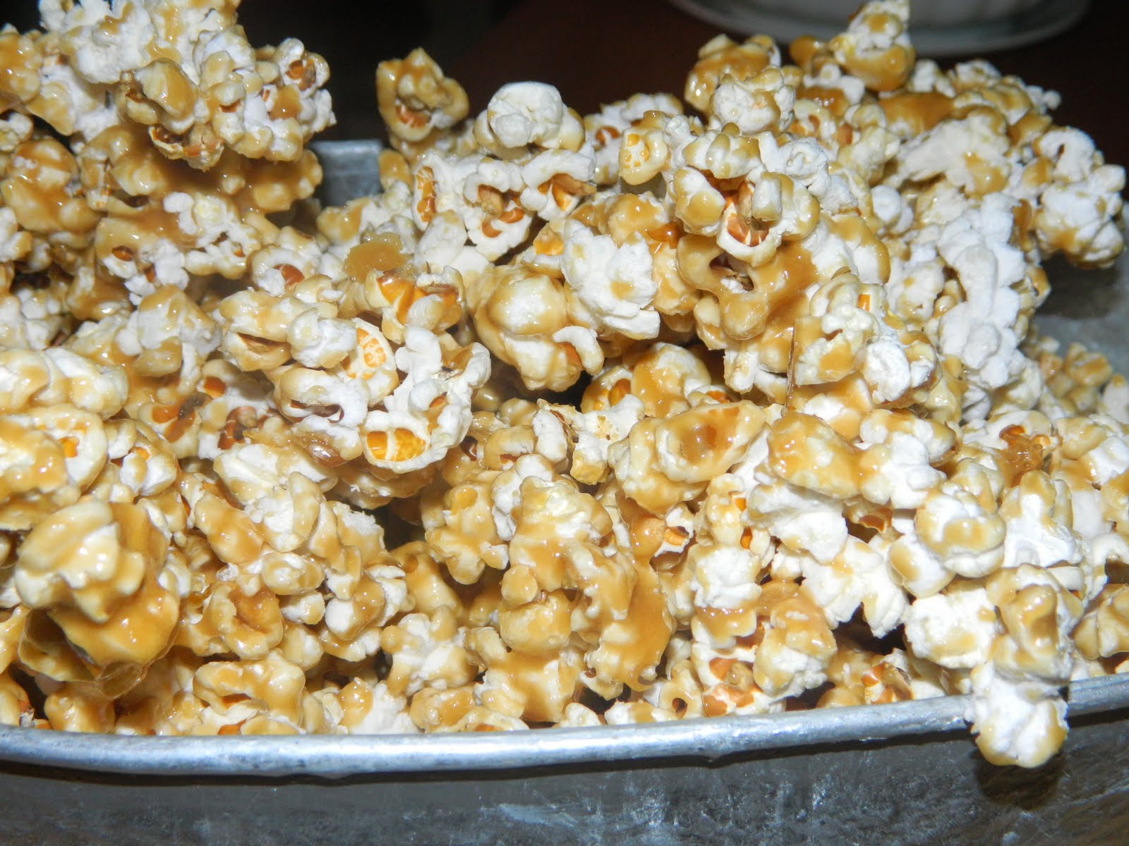 The Wednesday Baker: CRACKER JACK POPCORN