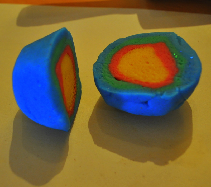 A Jewish Homeschool Blog: Amazing Playdo Recipe and Home Library ...