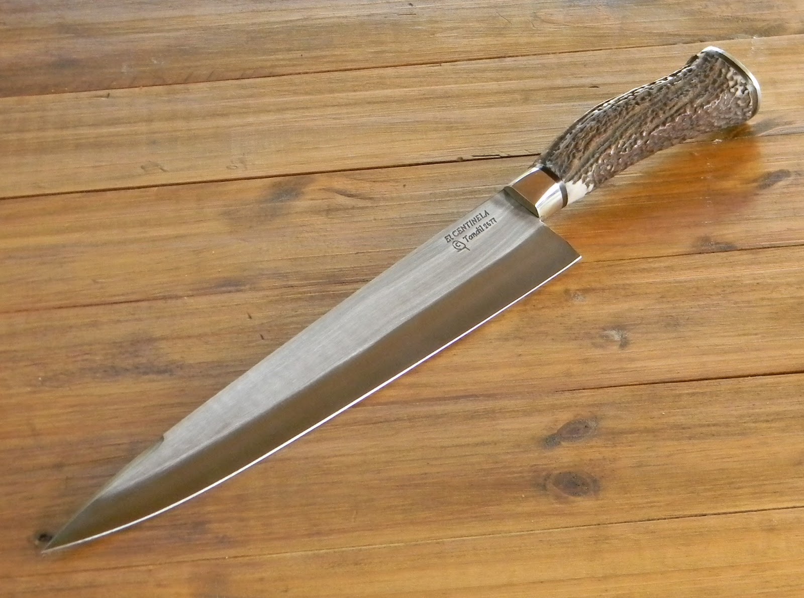 El Centinela Cuchillos Artesanales: El Facón Argentino