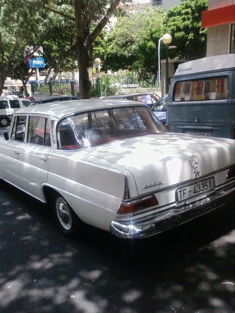 Mercedes Benz colas w110 y 111