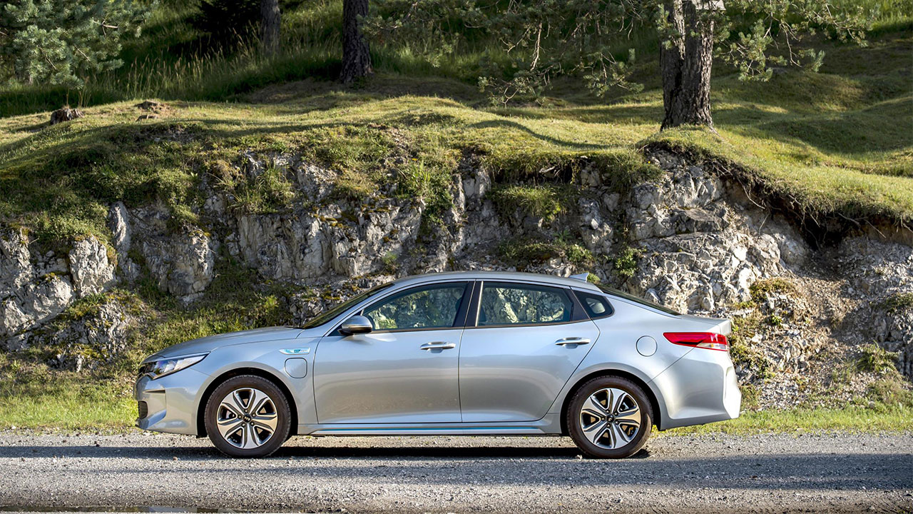 Technical Beauty at Boxfox1: Kia launches its first plug-in hybrid, the ...