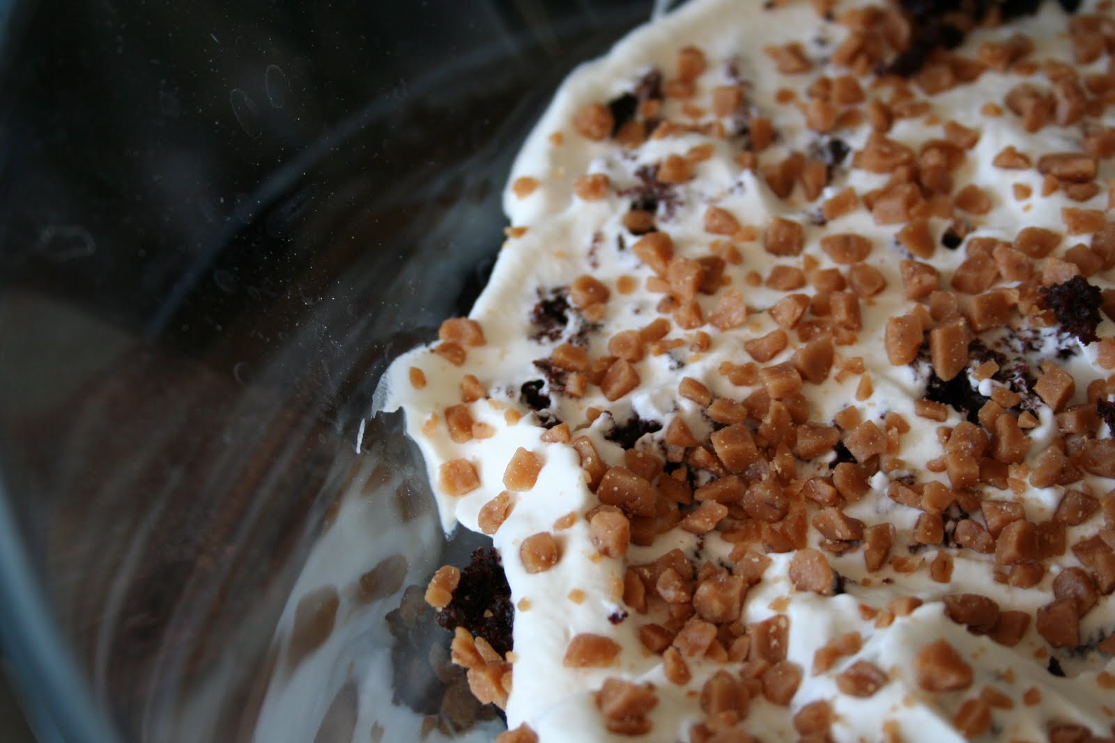 Naked Cupcakes: How to save a broken cake AKA Death by Chocolate dessert!