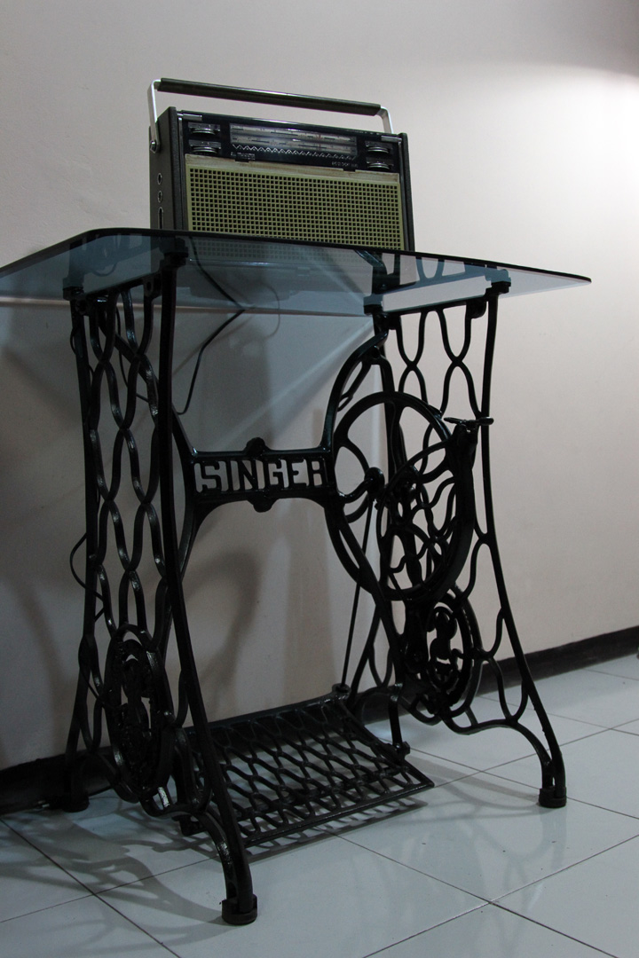 wienaudio: DIJUAL meja SINGER 1945