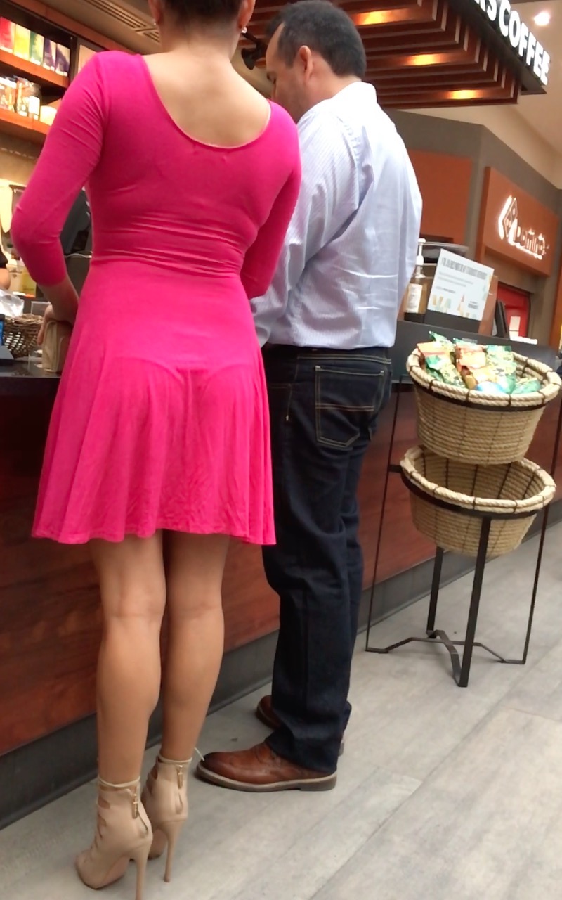 Mujeres con vestidos marcando tanga | Mujeres bellas en la calle