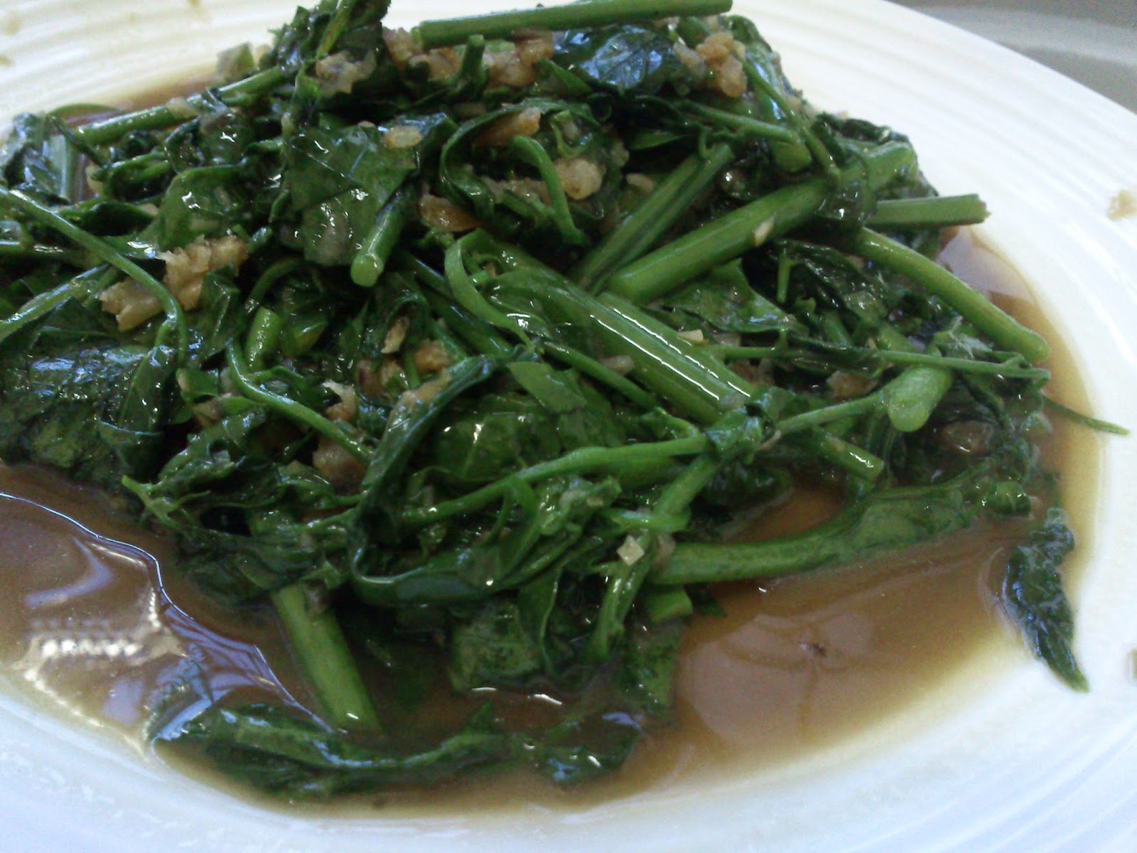 美味情缘: 叁巴虾米树子菜 Stir-fry Sayur Manis with Sambal Dry Prawn