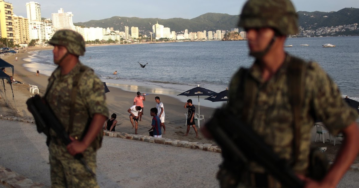 WRLTHD: From glamour to gunfire: the tourist city of Acapulco torn ...