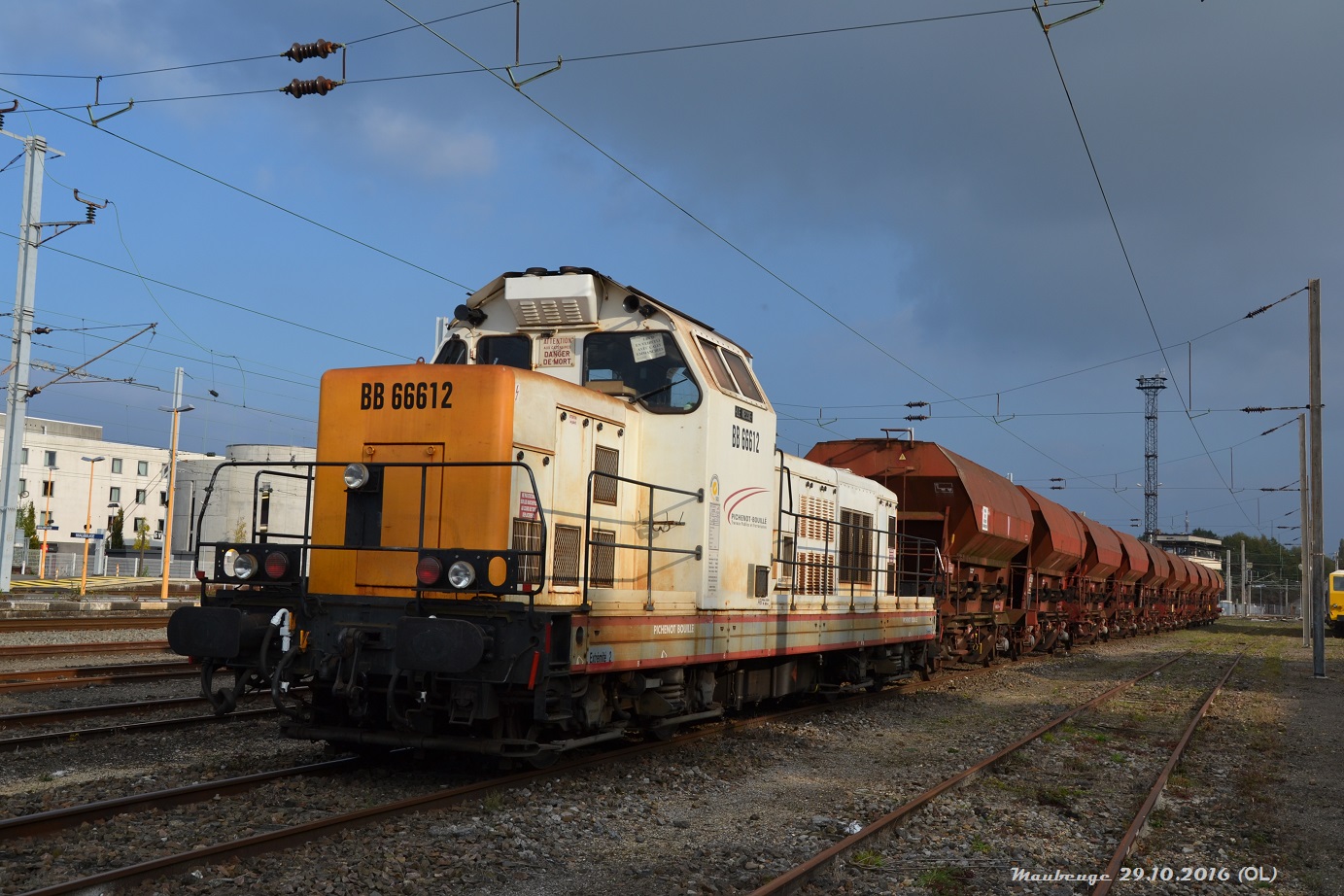 LA PASSION DU TRAIN: BB 66612 et Bourreuse Pichenot Bouille à Maubeuge ...
