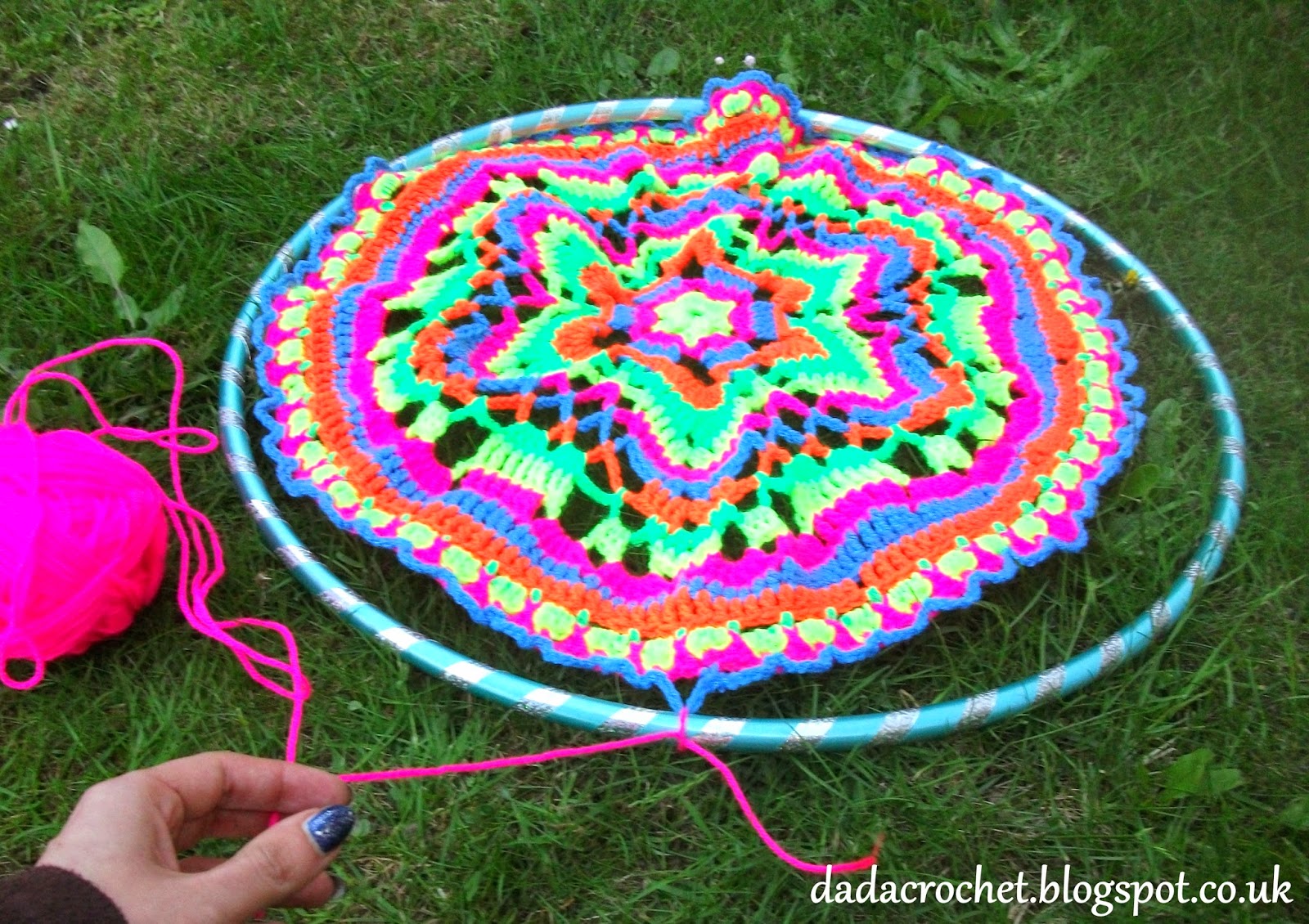 Dada Neon Crochet: Create your own wall hanging Mandala!