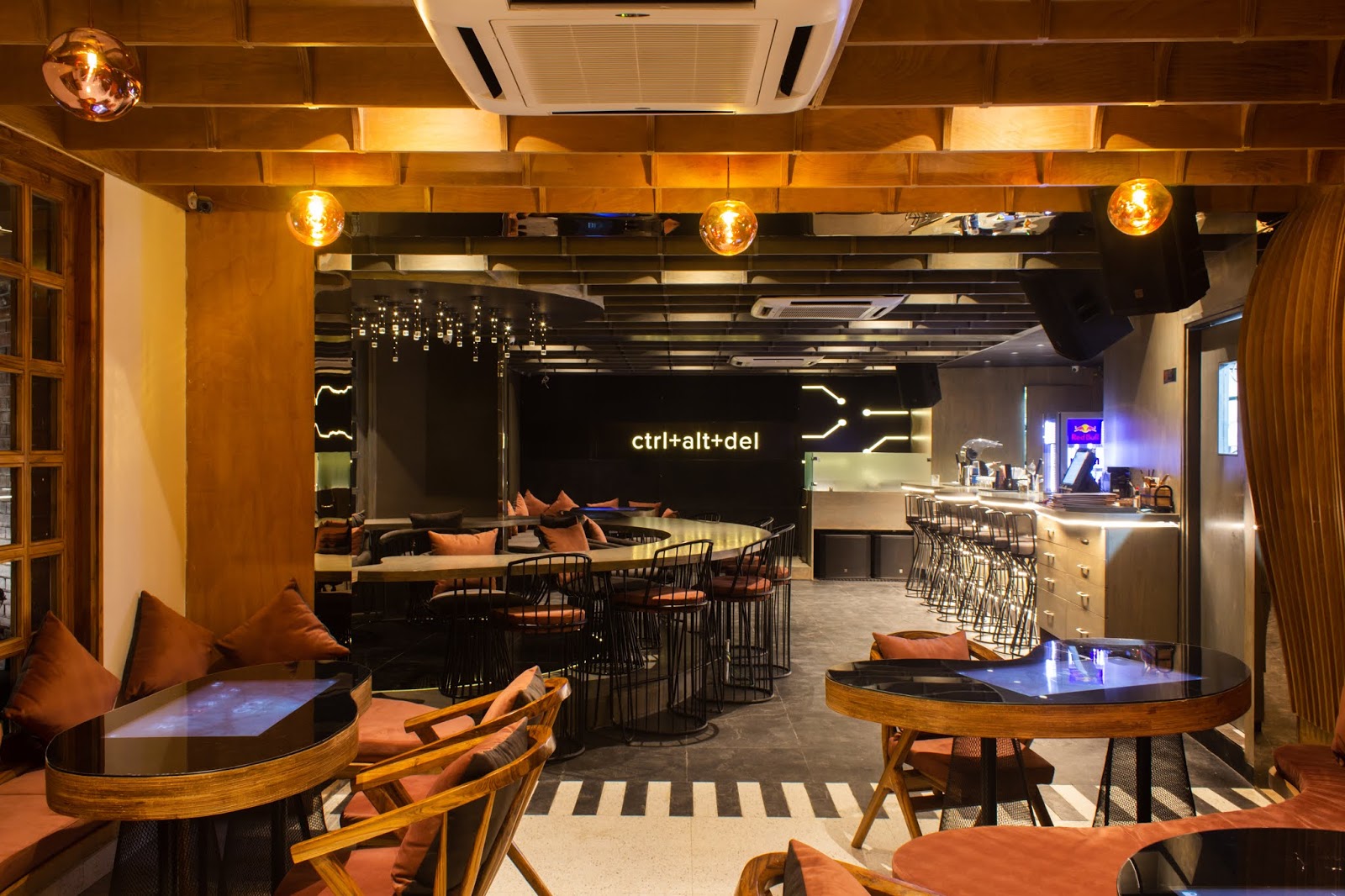 A Day At CAD - India's First Technology Inspired Bar