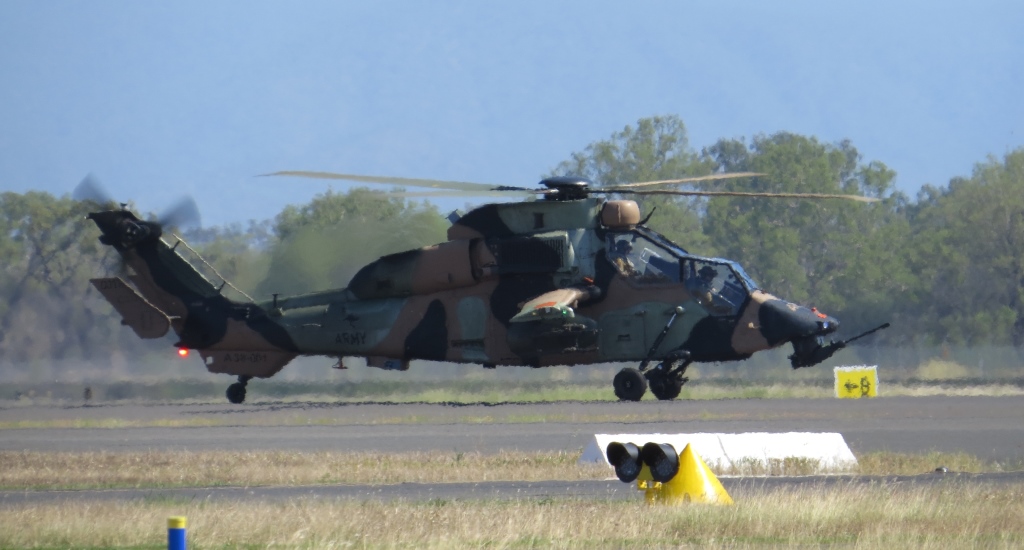 Central Queensland Plane Spotting: Australian Army Eurocopter (ARH ...