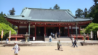 Explore Inside Japan: Armed priests