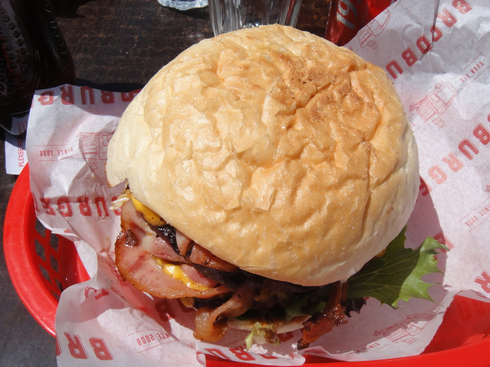 Shelter Of The Epicurean: The Biggest Burger Ever!
