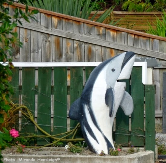 Love that Letterbox!: Spyhopping Dolphin Mailbox