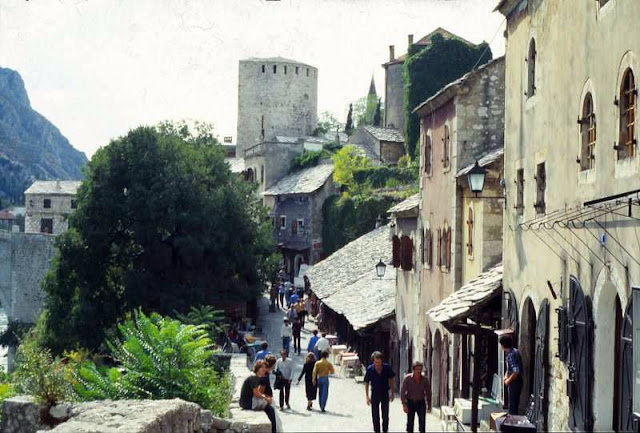 25 Color Photos That Capture Street Scenes of Mostar, Bosnia in the ...