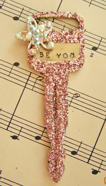 Lis Dunn Designs: DIY Up-cycled Key Necklace ON THE CHEAP